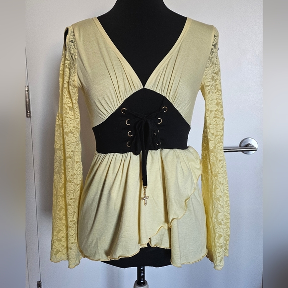 D.I.A | Tops | Dia Gyaru Yellow Lace Sleeve Corset Top With Shoulder ...